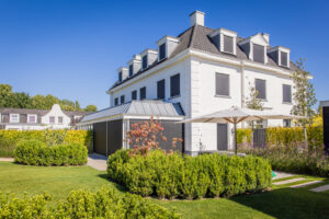 Nieuwbouw villa met klassieke uitstraling - BURO Buiten